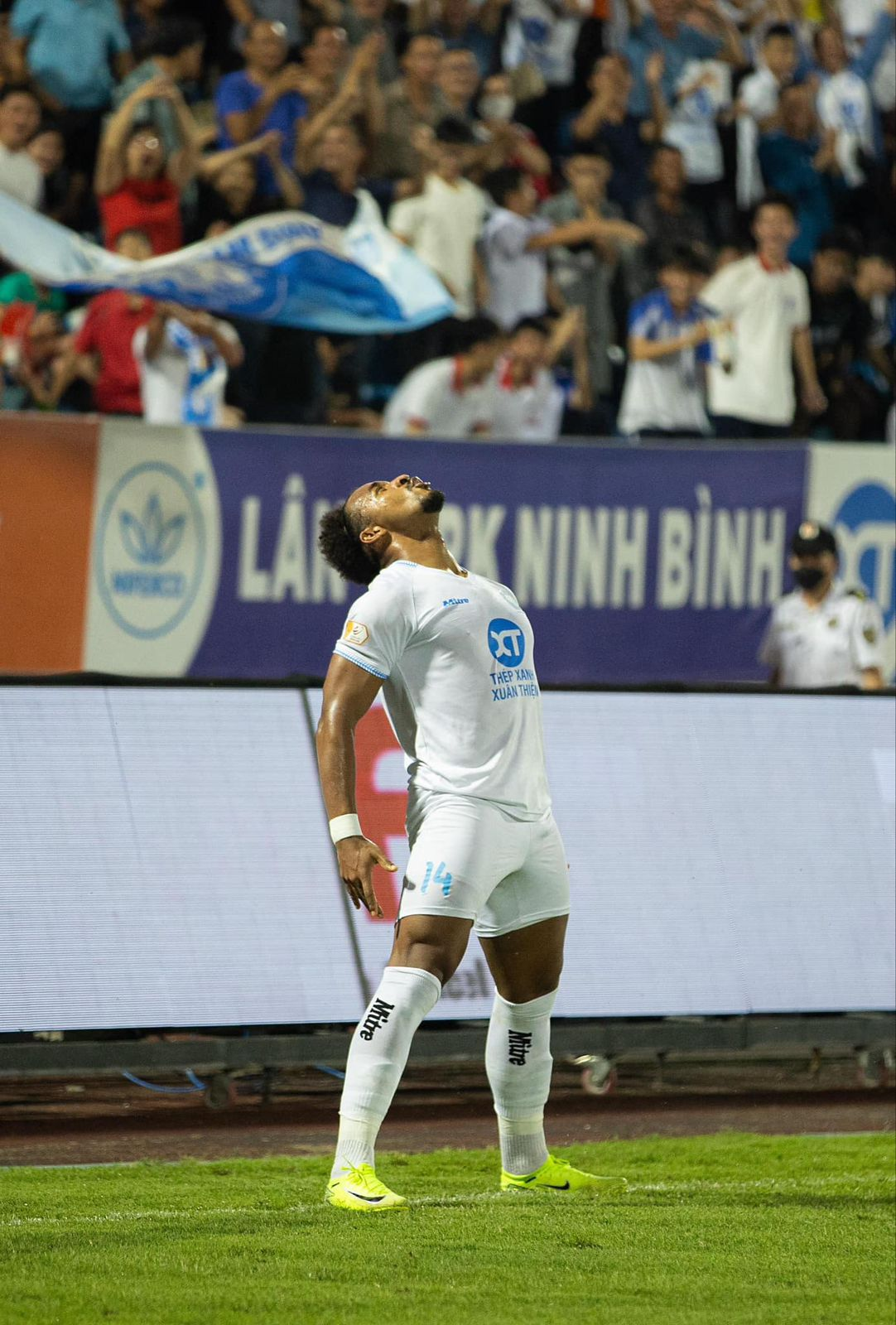 Rafaelson: O Brasileiro em Ascensão no Futebol Vietnã